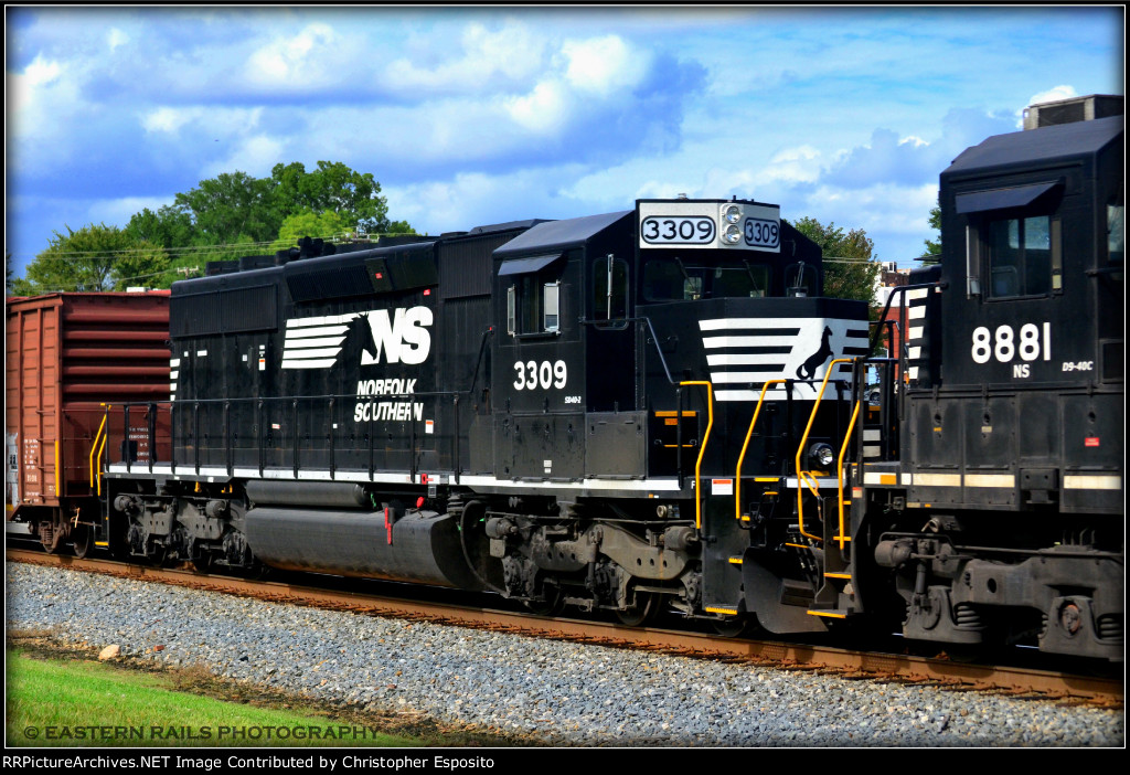 NS SD40-2 3309 on 337